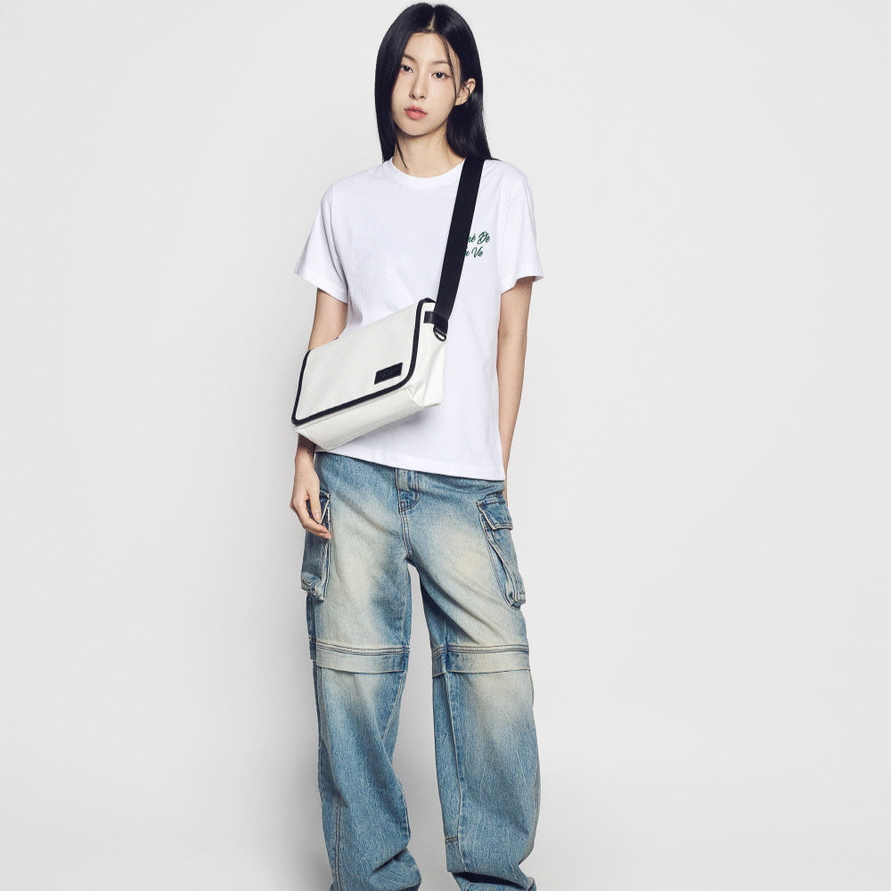 BELI Bag ADLV WAPPEN POINT TARPULIN SQUARE BAG WHITE